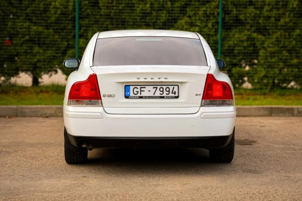 Белый Вольво С60 2006 в Рига, объемом двигателя 2.40 л и пробегом 335 тыс. км за 1350 €, фото 6 на AUTOMOTO.COM.LV