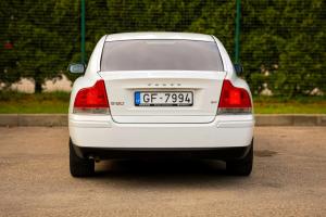 Balts Volvo S60 2006 Rīga, ar dzinēja tilpumu 2.40 L un nobraukumu 335 tūkst. km par 1350 €, foto 7 vietnē AUTOMOTO.COM.LV