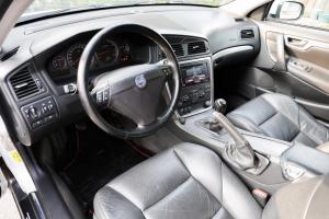 Balts Volvo S60 2006 Rīga, ar dzinēja tilpumu 2.40 L un nobraukumu 335 tūkst. km par 1350 €, foto 11 vietnē AUTOMOTO.COM.LV
