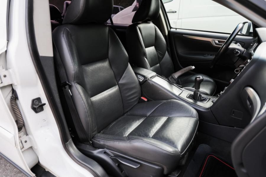 Balts Volvo S60 2006 Rīga, ar dzinēja tilpumu 2.40 L un nobraukumu 335 tūkst. km par 1350 €, foto 16 vietnē AUTOMOTO.COM.LV