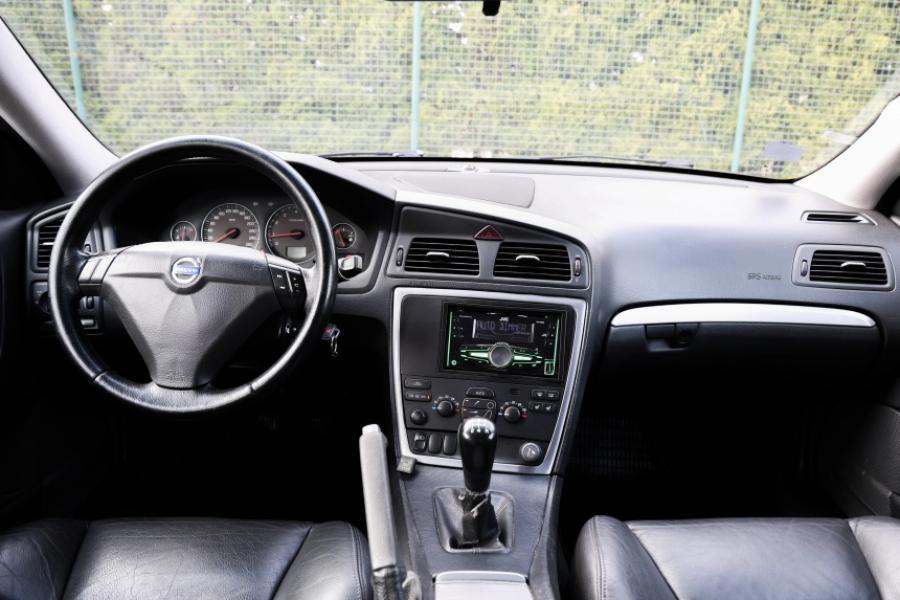 Balts Volvo S60 2006 Rīga, ar dzinēja tilpumu 2.40 L un nobraukumu 335 tūkst. km par 1350 €, foto 18 vietnē AUTOMOTO.COM.LV