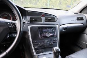 Balts Volvo S60 2006 Rīga, ar dzinēja tilpumu 2.40 L un nobraukumu 335 tūkst. km par 1350 €, foto 20 vietnē AUTOMOTO.COM.LV
