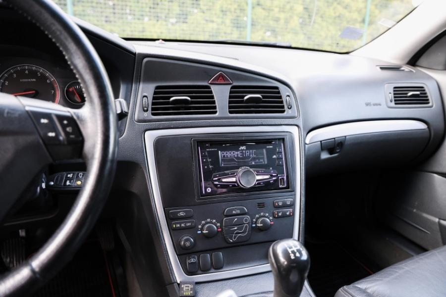 Balts Volvo S60 2006 Rīga, ar dzinēja tilpumu 2.40 L un nobraukumu 335 tūkst. km par 1350 €, foto 20 vietnē AUTOMOTO.COM.LV