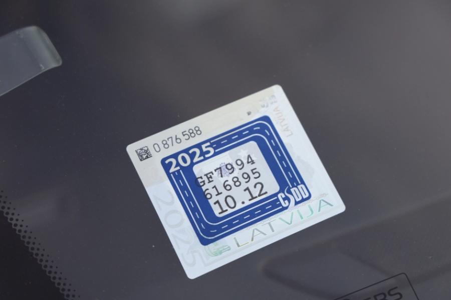 Balts Volvo S60 2006 Rīga, ar dzinēja tilpumu 2.40 L un nobraukumu 335 tūkst. km par 1350 €, foto 27 vietnē AUTOMOTO.COM.LV