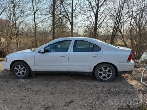 Белый Вольво С60 2006 в Елгава, объемом двигателя 2.40 л и пробегом 400 тыс. км за 900 €, фото 5 на AUTOMOTO.COM.LV