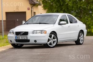 Balts Volvo S60 2007 Jelgava, ar dzinēja tilpumu 2.40 L un nobraukumu 287 tūkst. km par 2750 €, foto  vietnē AUTOMOTO.COM.LV