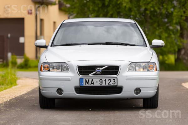 Balts Volvo S60 2007 Jelgava, ar dzinēja tilpumu 2.40 L un nobraukumu 287 tūkst. km par 2750 €, foto 2 vietnē AUTOMOTO.COM.LV