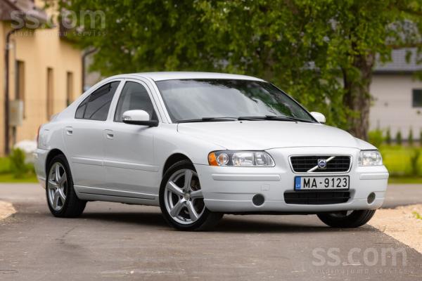 Balts Volvo S60 2007 Jelgava, ar dzinēja tilpumu 2.40 L un nobraukumu 287 tūkst. km par 2750 €, foto 3 vietnē AUTOMOTO.COM.LV