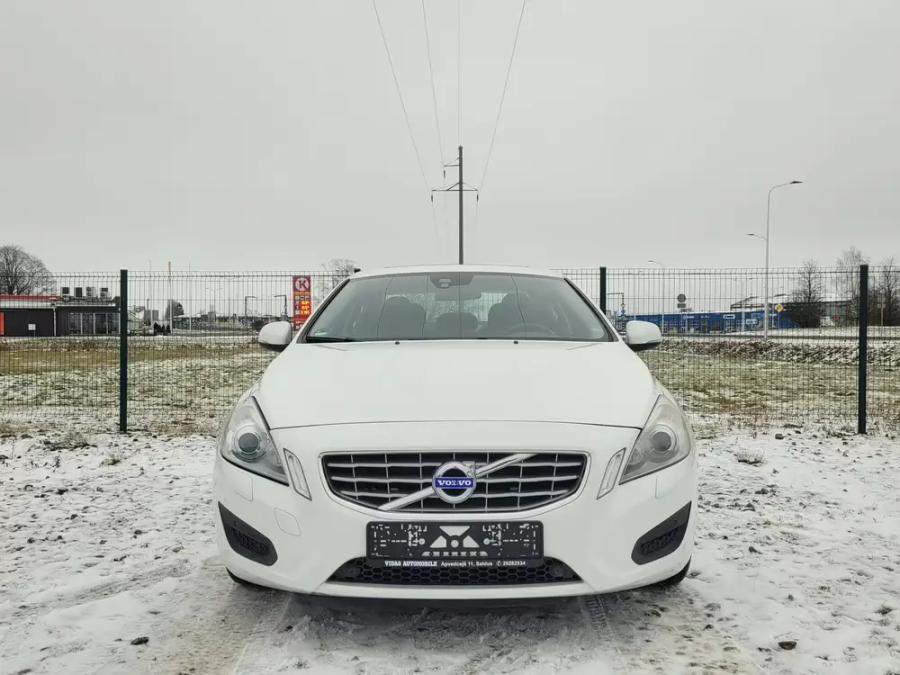 Balts Volvo S60 2010 Saldus, ar dzinēja tilpumu 2.40 L un nobraukumu 308 tūkst. km par 6200 €, foto 10 vietnē AUTOMOTO.COM.LV