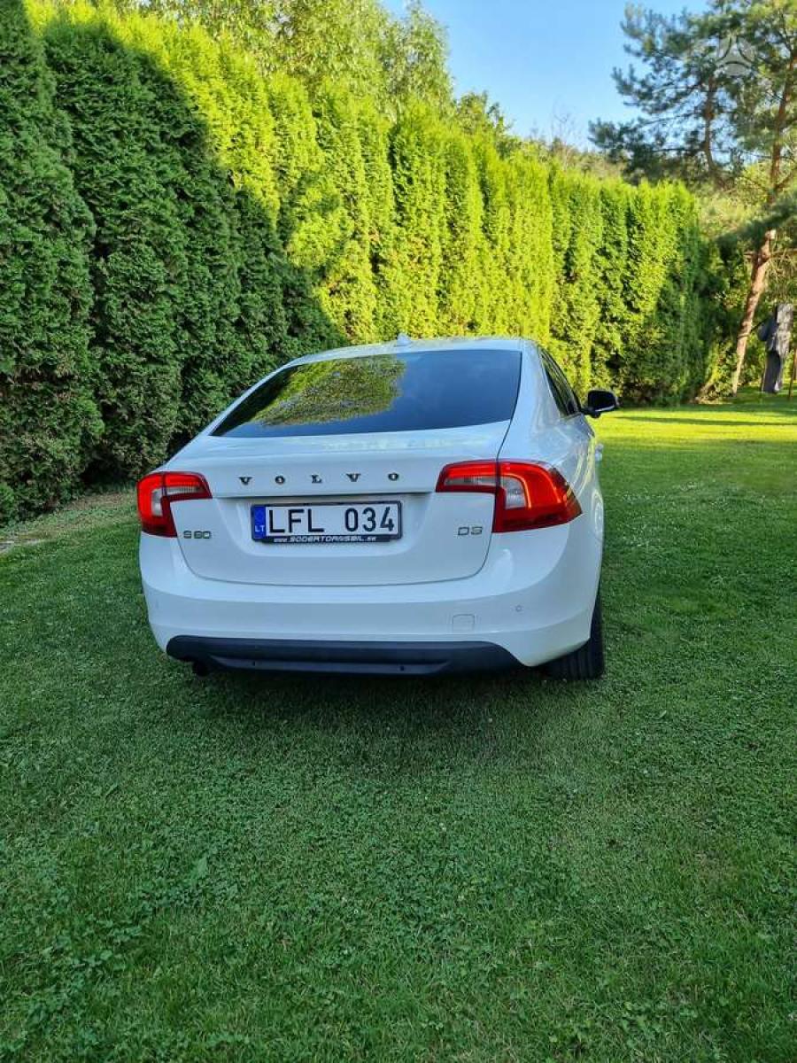 Balts Volvo S60 2010 Alīta, ar dzinēja tilpumu 2.00 L un nobraukumu 259 tūkst. km par 4800 €, foto 5 vietnē AUTOMOTO.COM.LV