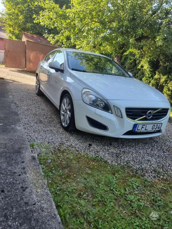 Белый Вольво С60 2010 в Алитус, объемом двигателя 2.00 л и пробегом 259 тыс. км за 4800 €, фото 9 на AUTOMOTO.COM.LV