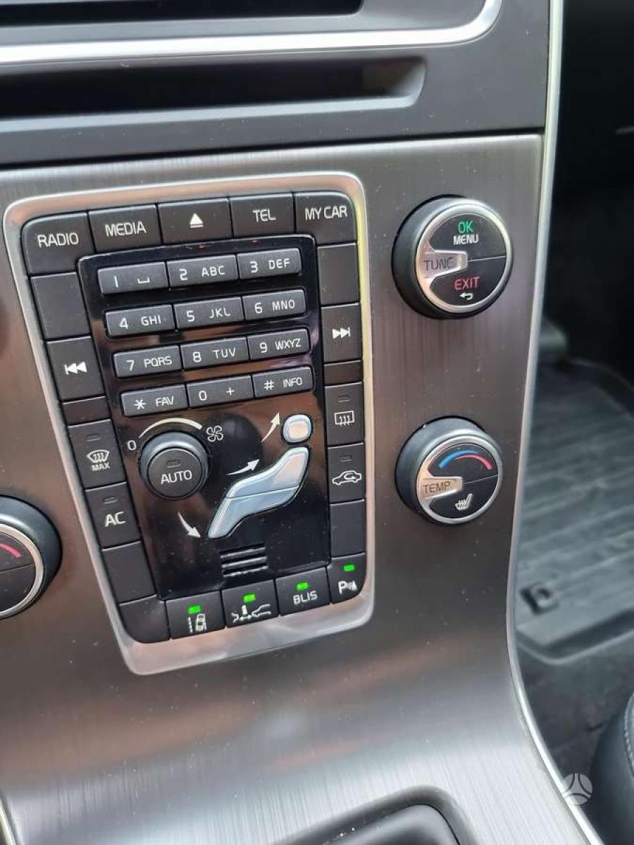 Balts Volvo S60 2010 Alīta, ar dzinēja tilpumu 2.00 L un nobraukumu 259 tūkst. km par 4800 €, foto 17 vietnē AUTOMOTO.COM.LV
