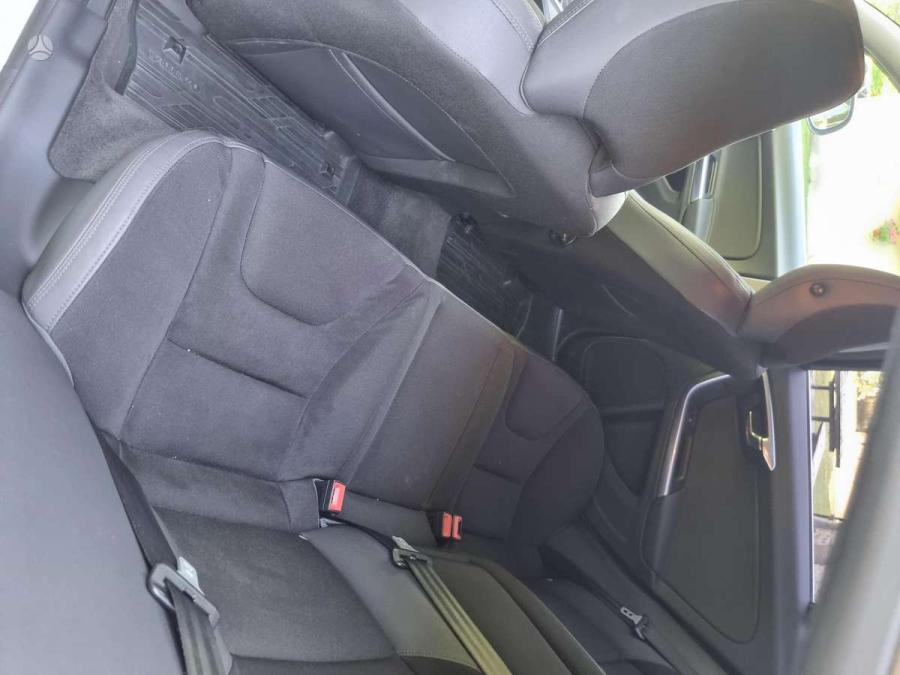 Balts Volvo S60 2010 Alīta, ar dzinēja tilpumu 2.00 L un nobraukumu 259 tūkst. km par 4800 €, foto 18 vietnē AUTOMOTO.COM.LV