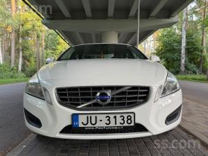 Balts Volvo S60 2010 Jūrmala, ar dzinēja tilpumu 2.00 L un nobraukumu 375 tūkst. km par 4890 €, foto  vietnē AUTOMOTO.COM.LV