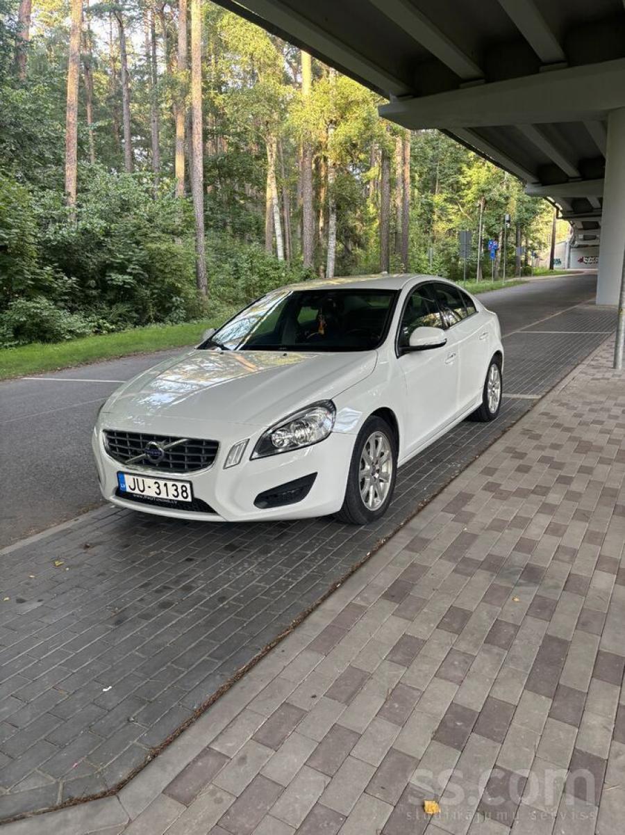 Balts Volvo S60 2010 Jūrmala, ar dzinēja tilpumu 2.00 L un nobraukumu 375 tūkst. km par 4890 €, foto 6 vietnē AUTOMOTO.COM.LV