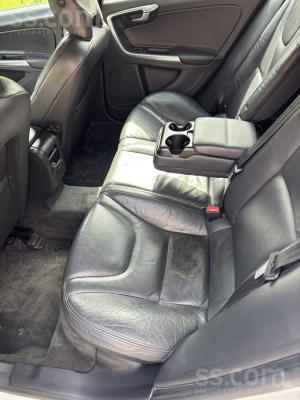 Balts Volvo S60 2010 Jūrmala, ar dzinēja tilpumu 2.00 L un nobraukumu 375 tūkst. km par 4890 €, foto 10 vietnē AUTOMOTO.COM.LV