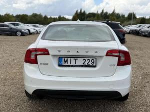 Balts Volvo S60 2010 Šauļi, ar dzinēja tilpumu 1.98 L un nobraukumu 371 tūkst. km par 3300 €, foto 6 vietnē AUTOMOTO.COM.LV
