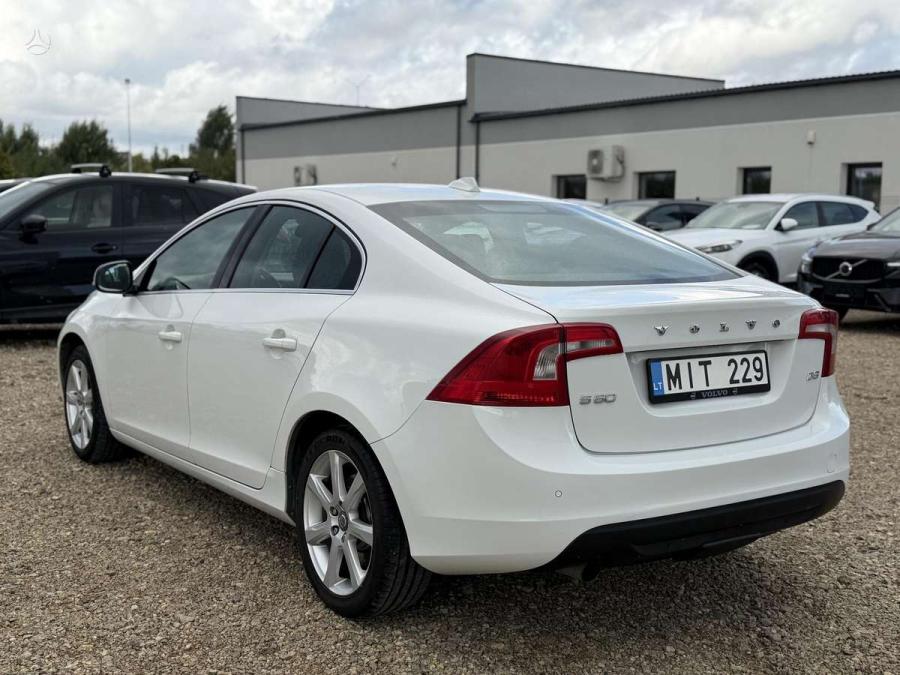 Balts Volvo S60 2010 Šauļi, ar dzinēja tilpumu 1.98 L un nobraukumu 371 tūkst. km par 3300 €, foto 8 vietnē AUTOMOTO.COM.LV