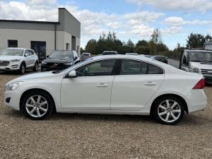 Balts Volvo S60 2010 Šauļi, ar dzinēja tilpumu 1.98 L un nobraukumu 371 tūkst. km par 3300 €, foto 9 vietnē AUTOMOTO.COM.LV