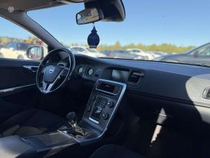 Balts Volvo S60 2010 Šauļi, ar dzinēja tilpumu 1.98 L un nobraukumu 371 tūkst. km par 3300 €, foto 13 vietnē AUTOMOTO.COM.LV