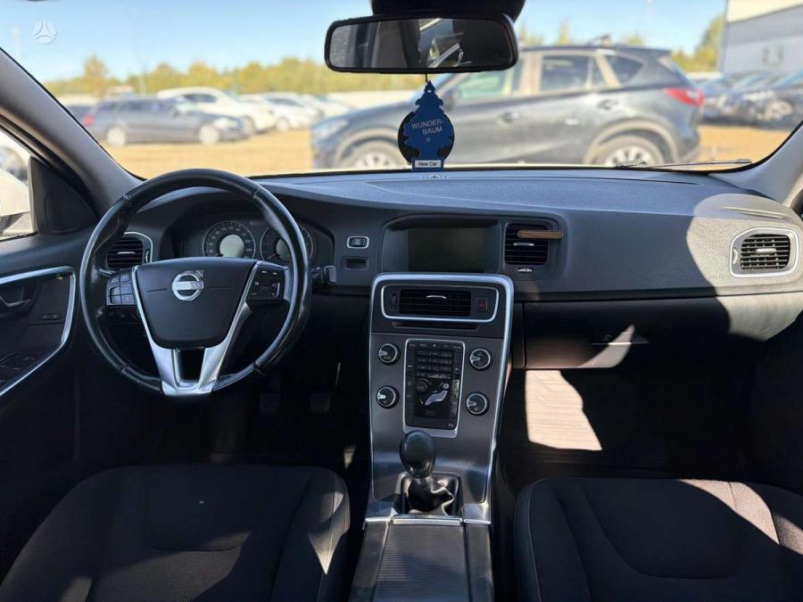 Balts Volvo S60 2010 Šauļi, ar dzinēja tilpumu 1.98 L un nobraukumu 371 tūkst. km par 3300 €, foto 14 vietnē AUTOMOTO.COM.LV