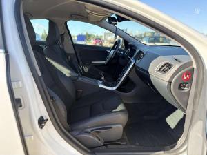Balts Volvo S60 2010 Šauļi, ar dzinēja tilpumu 1.98 L un nobraukumu 371 tūkst. km par 3300 €, foto 15 vietnē AUTOMOTO.COM.LV
