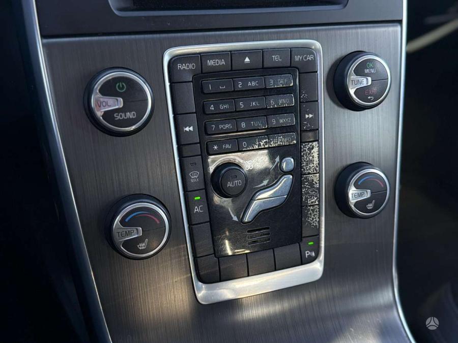 Balts Volvo S60 2010 Šauļi, ar dzinēja tilpumu 1.98 L un nobraukumu 371 tūkst. km par 3300 €, foto 19 vietnē AUTOMOTO.COM.LV