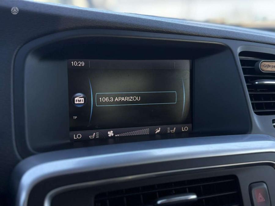 Balts Volvo S60 2010 Šauļi, ar dzinēja tilpumu 1.98 L un nobraukumu 371 tūkst. km par 3300 €, foto 20 vietnē AUTOMOTO.COM.LV