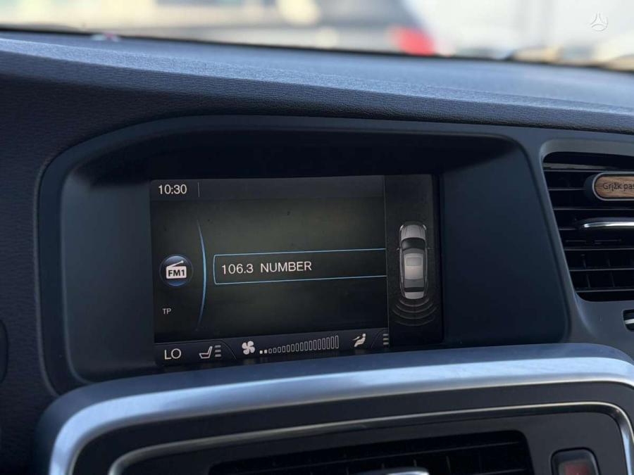Balts Volvo S60 2010 Šauļi, ar dzinēja tilpumu 1.98 L un nobraukumu 371 tūkst. km par 3300 €, foto 21 vietnē AUTOMOTO.COM.LV