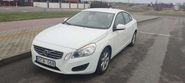 White Volvo S60 2011 in Klaipeda, with an engine capacity of 1.60 L and mileage of 189 thousand km for 5300 €, photo 1 on AUTOMOTO.COM.LV
