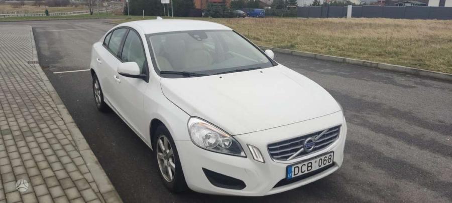 White Volvo S60 2011 in Klaipeda, with an engine capacity of 1.60 L and mileage of 189 thousand km for 5300 €, photo 3 on AUTOMOTO.COM.LV
