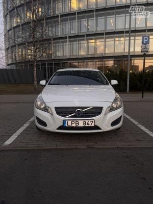 Balts Volvo S60 2011 Viļņa, ar dzinēja tilpumu 2.00 L un nobraukumu 380 tūkst. km par 5000 €, foto 2 vietnē AUTOMOTO.COM.LV