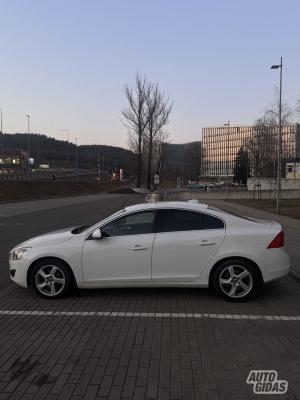 Balts Volvo S60 2011 Viļņa, ar dzinēja tilpumu 2.00 L un nobraukumu 380 tūkst. km par 5000 €, foto 5 vietnē AUTOMOTO.COM.LV