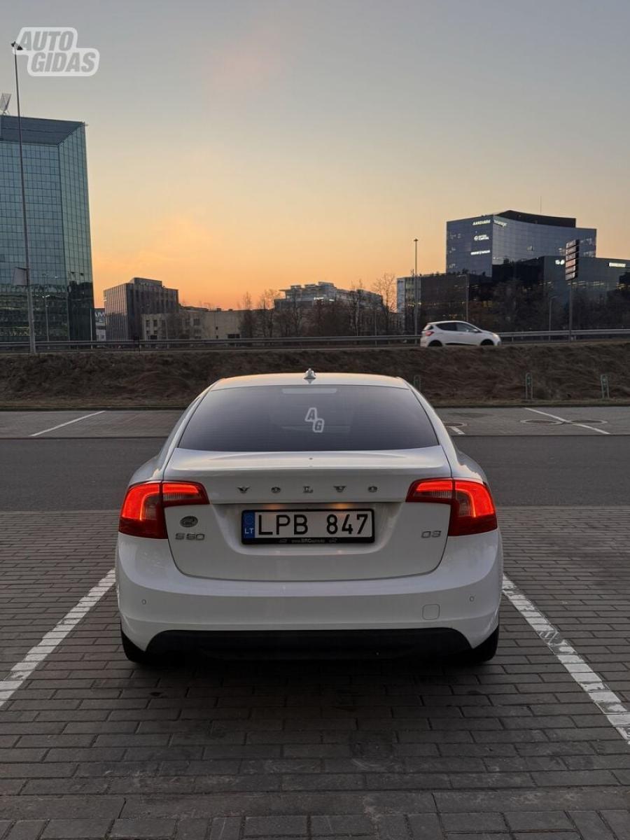 Balts Volvo S60 2011 Viļņa, ar dzinēja tilpumu 2.00 L un nobraukumu 380 tūkst. km par 5000 €, foto 7 vietnē AUTOMOTO.COM.LV