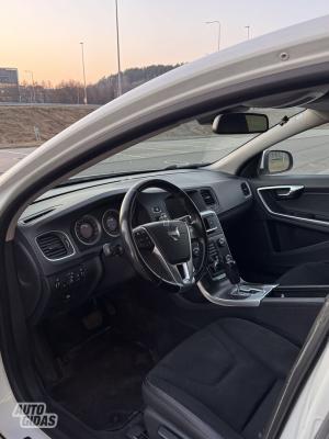 Balts Volvo S60 2011 Viļņa, ar dzinēja tilpumu 2.00 L un nobraukumu 380 tūkst. km par 5000 €, foto 10 vietnē AUTOMOTO.COM.LV