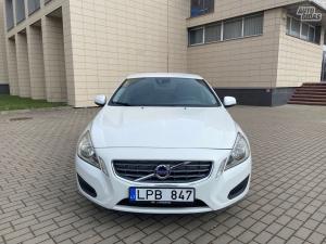 White Volvo S60 2011 in Alytus, with an engine capacity of 2.00 L and mileage of 380 thousand km for 4650 €, photo 7 on AUTOMOTO.COM.LV