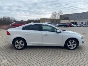 White Volvo S60 2011 in Alytus, with an engine capacity of 2.00 L and mileage of 380 thousand km for 4650 €, photo 14 on AUTOMOTO.COM.LV
