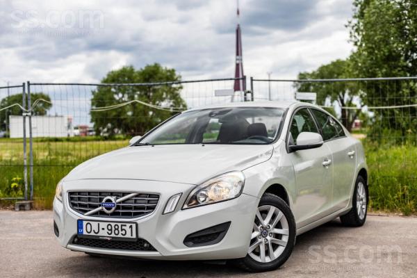 Balts Volvo S60 2011 Rīga, ar dzinēja tilpumu 1.60 L un nobraukumu 375 tūkst. km par 4990 €, foto 1 vietnē AUTOMOTO.COM.LV