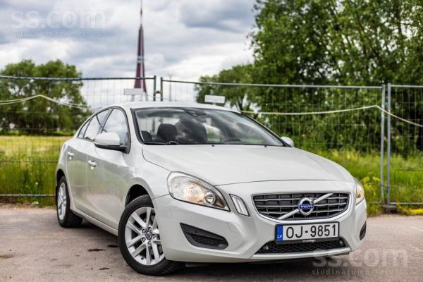 Balts Volvo S60 2011 Rīga, ar dzinēja tilpumu 1.60 L un nobraukumu 375 tūkst. km par 4990 €, foto 2 vietnē AUTOMOTO.COM.LV