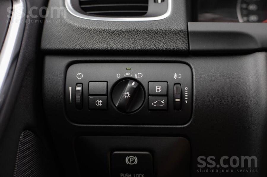 Balts Volvo S60 2011 Rīga, ar dzinēja tilpumu 1.60 L un nobraukumu 375 tūkst. km par 4990 €, foto 15 vietnē AUTOMOTO.COM.LV
