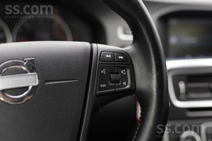 Balts Volvo S60 2011 Rīga, ar dzinēja tilpumu 1.60 L un nobraukumu 375 tūkst. km par 4990 €, foto 17 vietnē AUTOMOTO.COM.LV