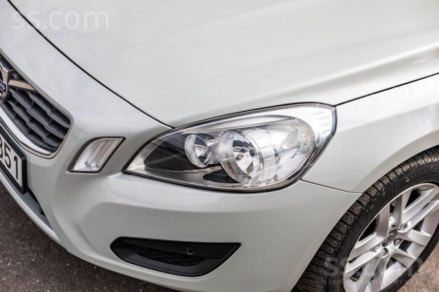 Balts Volvo S60 2011 Rīga, ar dzinēja tilpumu 1.60 L un nobraukumu 375 tūkst. km par 4990 €, foto 25 vietnē AUTOMOTO.COM.LV