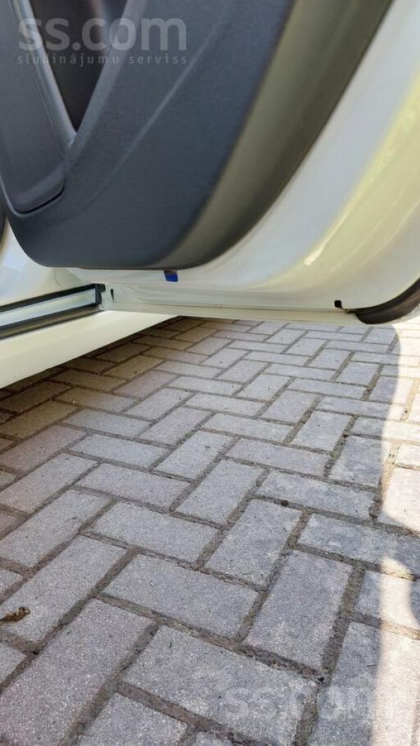 Balts Volvo S60 2011 Ogre, ar dzinēja tilpumu 1.60 L un nobraukumu 228 tūkst. km par 5850 €, foto 3 vietnē AUTOMOTO.COM.LV