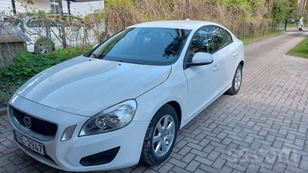 White Volvo S60 2011 in Ogre, with an engine capacity of 1.60 L and mileage of 228 thousand km for 5850 €, photo 10 on AUTOMOTO.COM.LV