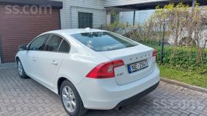 Balts Volvo S60 2011 Ogre, ar dzinēja tilpumu 1.60 L un nobraukumu 228 tūkst. km par 5850 €, foto 12 vietnē AUTOMOTO.COM.LV