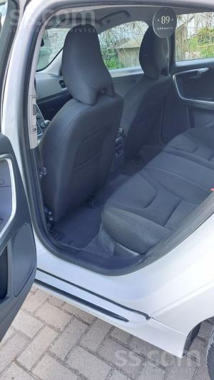 Balts Volvo S60 2011 Ogre, ar dzinēja tilpumu 1.60 L un nobraukumu 228 tūkst. km par 5850 €, foto 15 vietnē AUTOMOTO.COM.LV