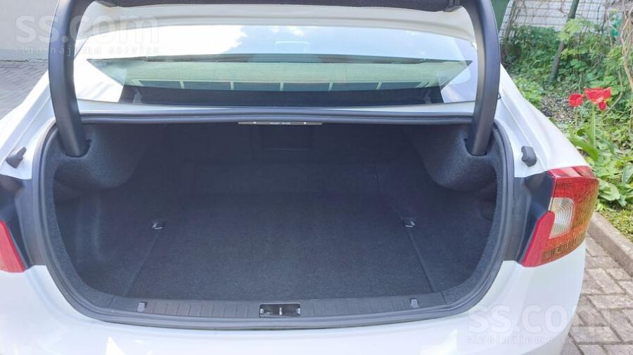 Balts Volvo S60 2011 Ogre, ar dzinēja tilpumu 1.60 L un nobraukumu 228 tūkst. km par 5850 €, foto 16 vietnē AUTOMOTO.COM.LV