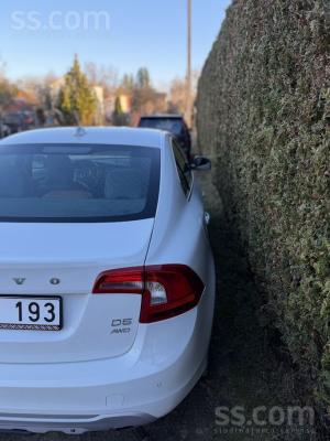 White Volvo S60 2011 in Riga, with an engine capacity of 2.40 L and mileage of 312 thousand km for 6100 €, photo 5 on AUTOMOTO.COM.LV