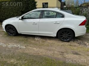 White Volvo S60 2011 in Riga, with an engine capacity of 2.40 L and mileage of 312 thousand km for 6100 €, photo 8 on AUTOMOTO.COM.LV
