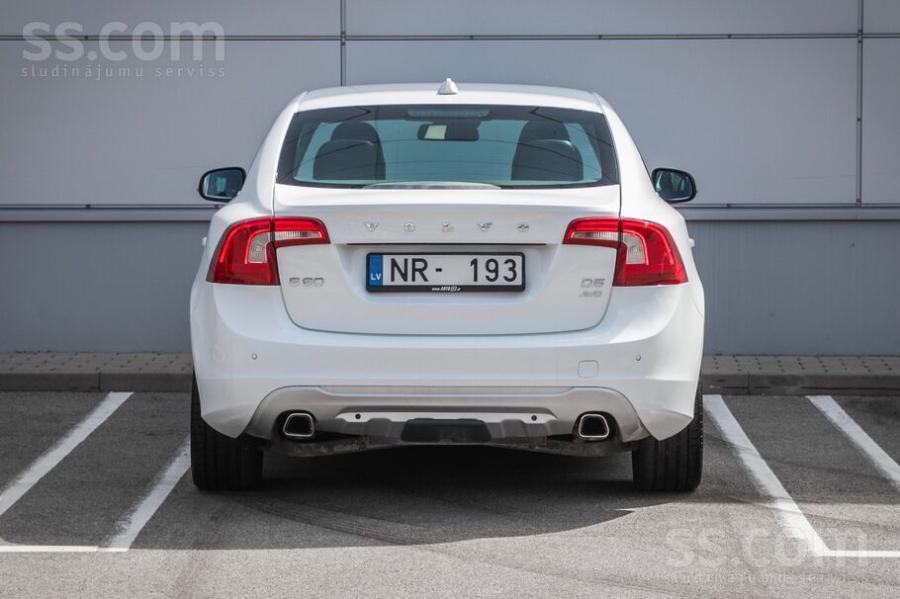 White Volvo S60 2011 in Riga, with an engine capacity of 2.40 L and mileage of 317 thousand km for 5490 €, photo 6 on AUTOMOTO.COM.LV